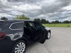 Black Opel Astra 2012 in Cesis, with an engine capacity of 2.00 L and mileage of 0 thousand km for 3500 €, photo 17 on AUTOMOTO.COM.LV