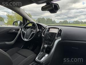 Black Opel Astra 2012 in Cesis, with an engine capacity of 2.00 L and mileage of 0 thousand km for 3500 €, photo 18 on AUTOMOTO.COM.LV