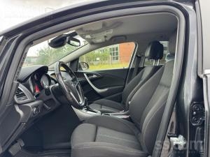 Black Opel Astra 2012 in Cesis, with an engine capacity of 2.00 L and mileage of 0 thousand km for 3500 €, photo 22 on AUTOMOTO.COM.LV