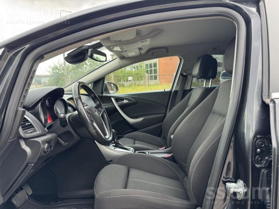 Black Opel Astra 2012 in Cesis, with an engine capacity of 2.00 L and mileage of 0 thousand km for 3500 €, photo 22 on AUTOMOTO.COM.LV