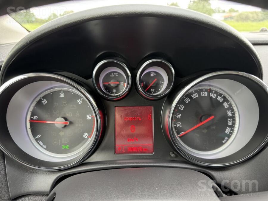 Black Opel Astra 2012 in Cesis, with an engine capacity of 2.00 L and mileage of 0 thousand km for 3500 €, photo 24 on AUTOMOTO.COM.LV