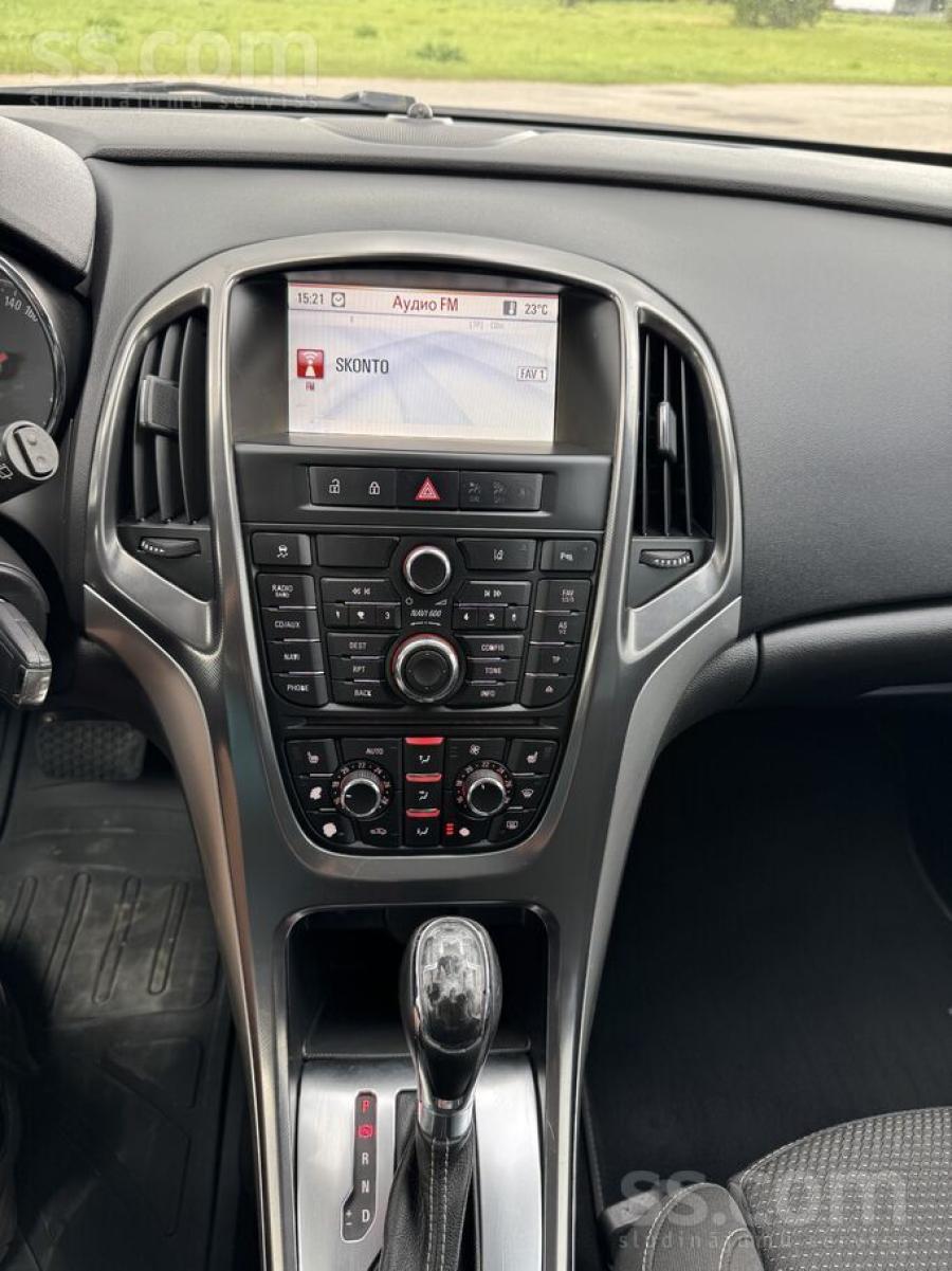 Black Opel Astra 2012 in Cesis, with an engine capacity of 2.00 L and mileage of 0 thousand km for 3500 €, photo 26 on AUTOMOTO.COM.LV