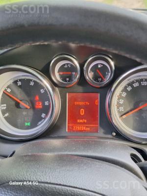 Black Opel Astra 2012 in Valka, with an engine capacity of 1.70 L and mileage of 279 thousand km for 3600 €, photo 8 on AUTOMOTO.COM.LV