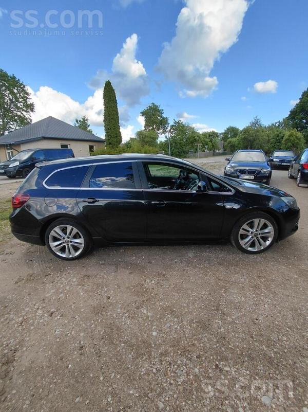 Black Opel Astra 2012 in Talsi, with an engine capacity of 2.00 L and mileage of 0 thousand km for 4550 €, photo 1 on AUTOMOTO.COM.LV
