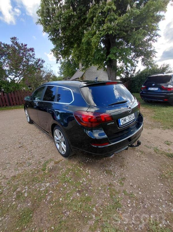 Black Opel Astra 2012 in Talsi, with an engine capacity of 2.00 L and mileage of 0 thousand km for 4550 €, photo 4 on AUTOMOTO.COM.LV