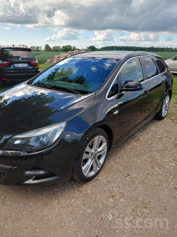 Black Opel Astra 2012 in Talsi, with an engine capacity of 2.00 L and mileage of 0 thousand km for 4550 €, photo 6 on AUTOMOTO.COM.LV
