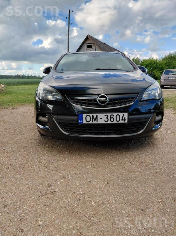 Black Opel Astra 2012 in Talsi, with an engine capacity of 2.00 L and mileage of 0 thousand km for 4550 €, photo 7 on AUTOMOTO.COM.LV