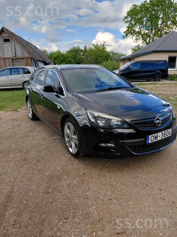 Black Opel Astra 2012 in Talsi, with an engine capacity of 2.00 L and mileage of 0 thousand km for 4550 €, photo 8 on AUTOMOTO.COM.LV