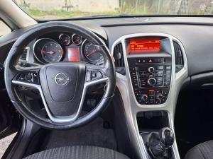 Black Opel Astra 2012 in Utena, with an engine capacity of 1.69 L and mileage of 240 thousand km for 2450 €, photo 17 on AUTOMOTO.COM.LV