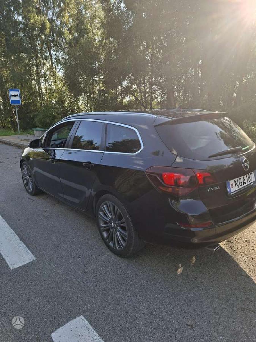 Melns Opel Astra 2012 Raseiniai, ar dzinēja tilpumu 1.96 L un nobraukumu 298 tūkst. km par 3200 €, foto 5 vietnē AUTOMOTO.COM.LV
