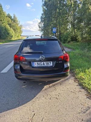 Melns Opel Astra 2012 Raseiniai, ar dzinēja tilpumu 1.96 L un nobraukumu 298 tūkst. km par 3200 €, foto 6 vietnē AUTOMOTO.COM.LV