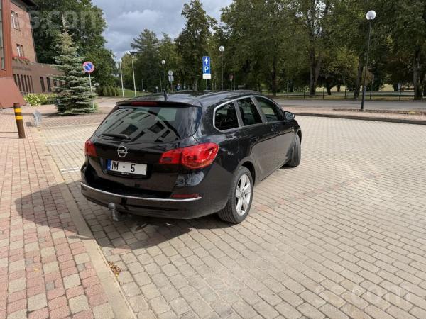 Черный Опель Астра 2012 в Талси, объемом двигателя 1.70 л и пробегом 235 тыс. км за 6000 €, фото 3 на AUTOMOTO.COM.LV