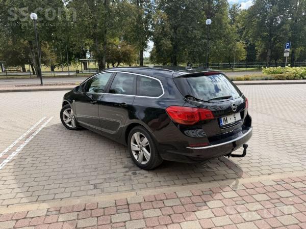 Черный Опель Астра 2012 в Талси, объемом двигателя 1.70 л и пробегом 235 тыс. км за 6000 €, фото 4 на AUTOMOTO.COM.LV