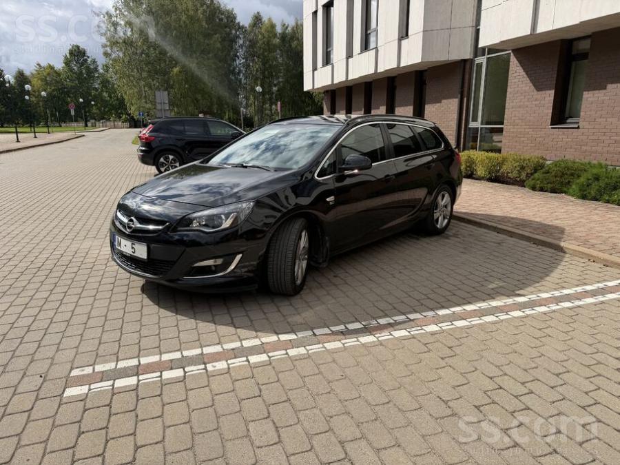 Melns Opel Astra 2012 Talsi, ar dzinēja tilpumu 1.70 L un nobraukumu 235 tūkst. km par 6000 €, foto 5 vietnē AUTOMOTO.COM.LV