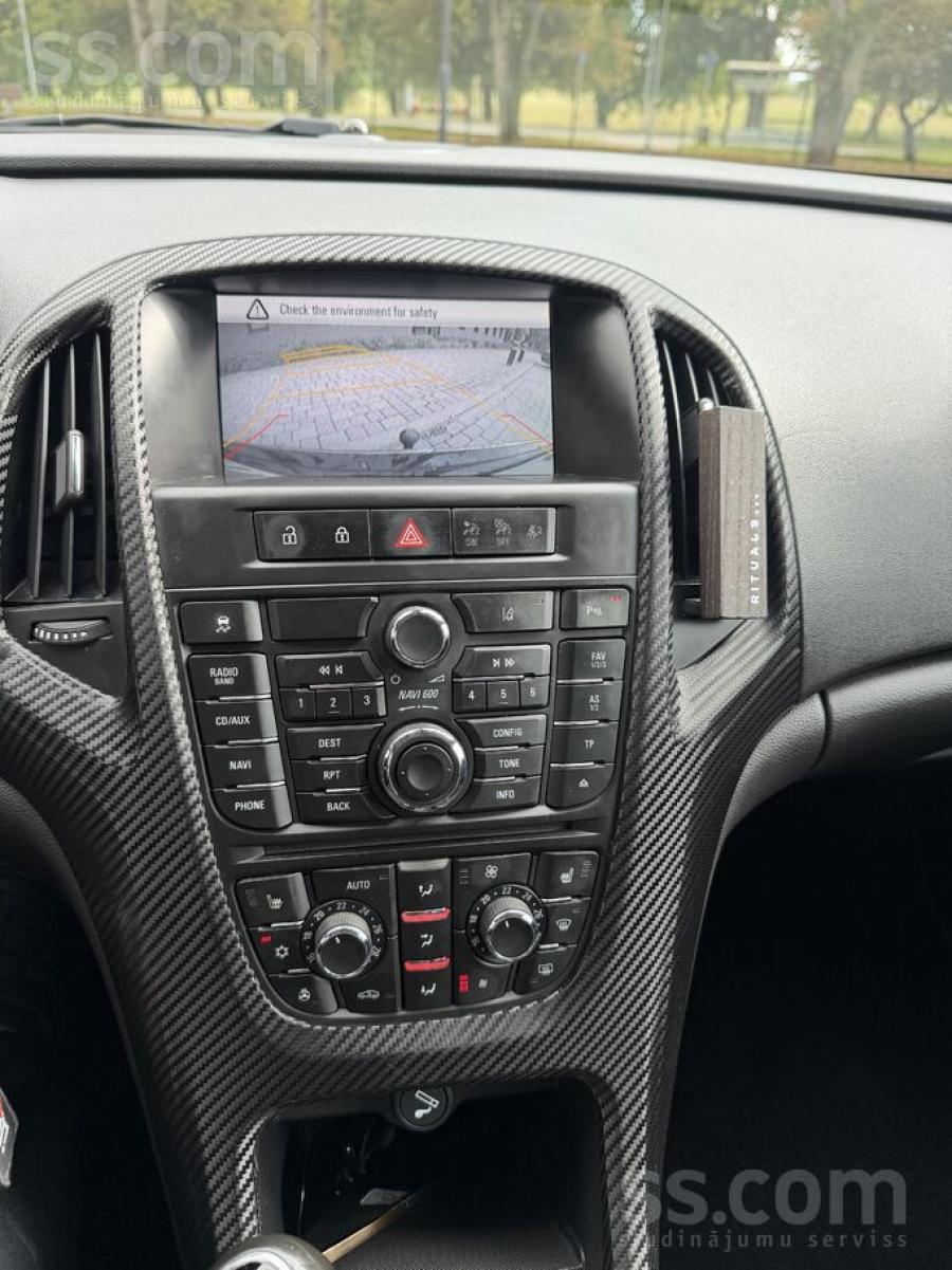 Melns Opel Astra 2012 Talsi, ar dzinēja tilpumu 1.70 L un nobraukumu 235 tūkst. km par 6000 €, foto 6 vietnē AUTOMOTO.COM.LV