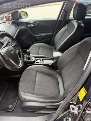 Melns Opel Astra 2012 Talsi, ar dzinēja tilpumu 1.70 L un nobraukumu 235 tūkst. km par 6000 €, foto 9 vietnē AUTOMOTO.COM.LV