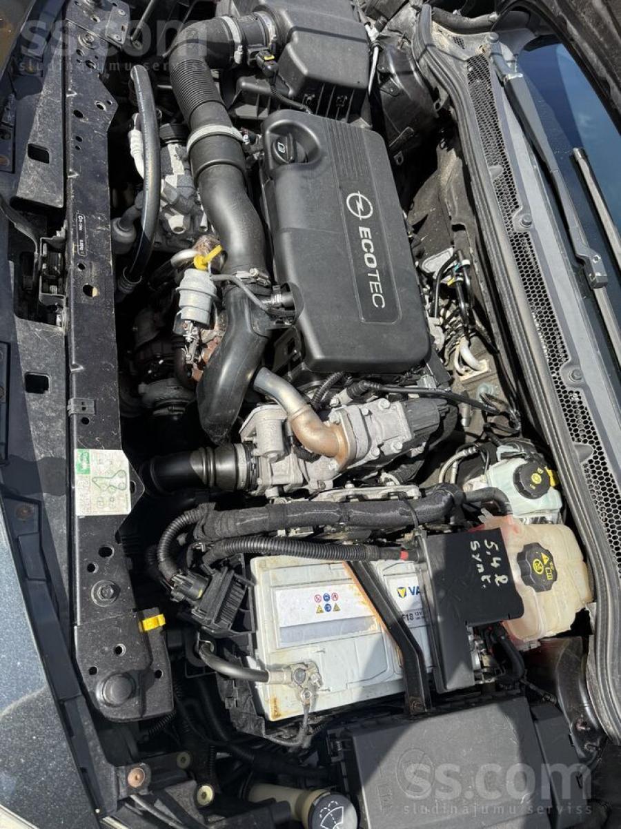 Black Opel Astra 2012 in Valmiera, with an engine capacity of 1.70 L and mileage of 313 thousand km for 2850 €, photo 10 on AUTOMOTO.COM.LV