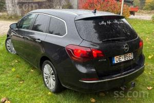 Black Opel Astra 2012 in Kuldiga, with an engine capacity of 1.70 L and mileage of 328 thousand km for 3300 €, photo 3 on AUTOMOTO.COM.LV