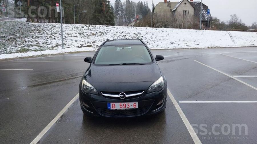 Melns Opel Astra 2013 Alūksne, ar dzinēja tilpumu 1.70 L un nobraukumu 0 tūkst. km par 3200 €, foto 3 vietnē AUTOMOTO.COM.LV