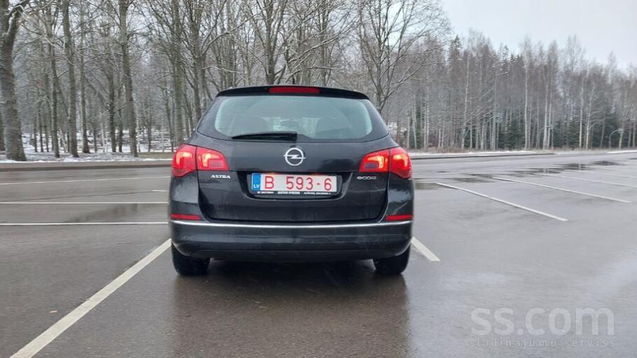 Melns Opel Astra 2013 Alūksne, ar dzinēja tilpumu 1.70 L un nobraukumu 0 tūkst. km par 3200 €, foto 7 vietnē AUTOMOTO.COM.LV