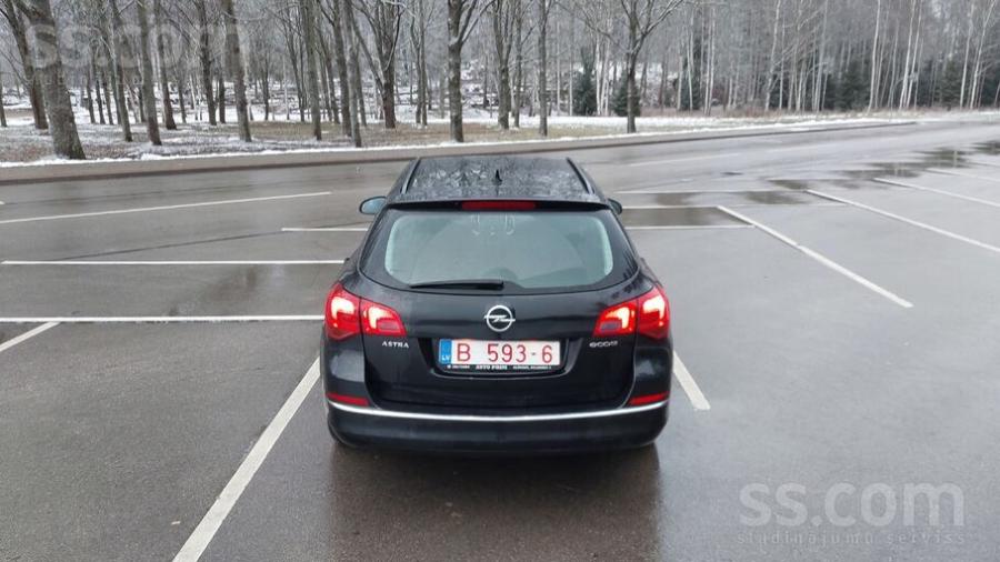Melns Opel Astra 2013 Alūksne, ar dzinēja tilpumu 1.70 L un nobraukumu 0 tūkst. km par 3200 €, foto 8 vietnē AUTOMOTO.COM.LV