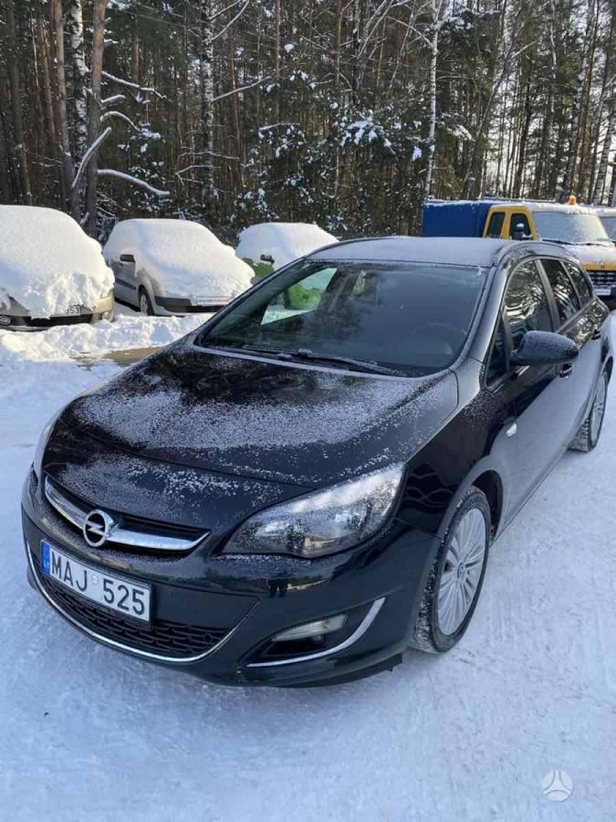 Black Opel Astra 2013 in Jonava, with an engine capacity of 1.69 L and mileage of 269 thousand km for 2500 €, photo 2 on AUTOMOTO.COM.LV
