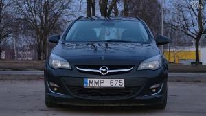 Melns Opel Astra 2013 Alīta, ar dzinēja tilpumu 1.70 L un nobraukumu 350 tūkst. km par 2800 €, foto  vietnē AUTOMOTO.COM.LV