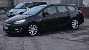 Black Opel Astra 2013 in Alytus, with an engine capacity of 1.70 L and mileage of 350 thousand km for 2800 €, photo 4 on AUTOMOTO.COM.LV