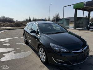 Black Opel Astra 2013 in Utena, with an engine capacity of 1.70 L and mileage of 231 thousand km for 3500 €, photo 4 on AUTOMOTO.COM.LV