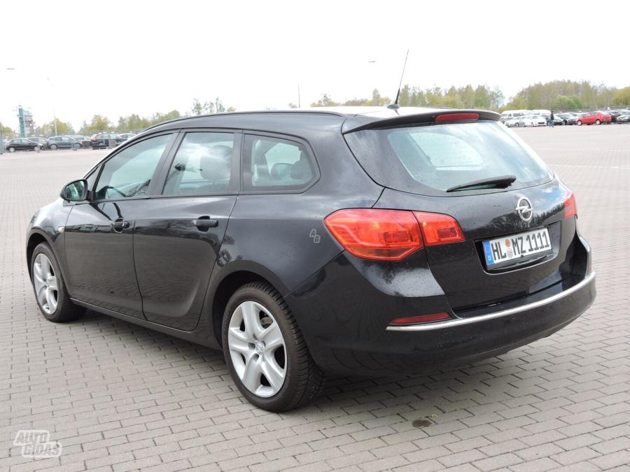Black Opel Astra 2013 in Marijampole, with an engine capacity of 1.70 L and mileage of 285 thousand km for 3150 €, photo 7 on AUTOMOTO.COM.LV