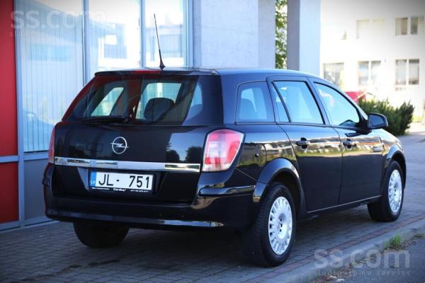 Melns Opel Astra 2013 Rīga, ar dzinēja tilpumu 1.60 L un nobraukumu 149 tūkst. km par 3495 €, foto 6 vietnē AUTOMOTO.COM.LV