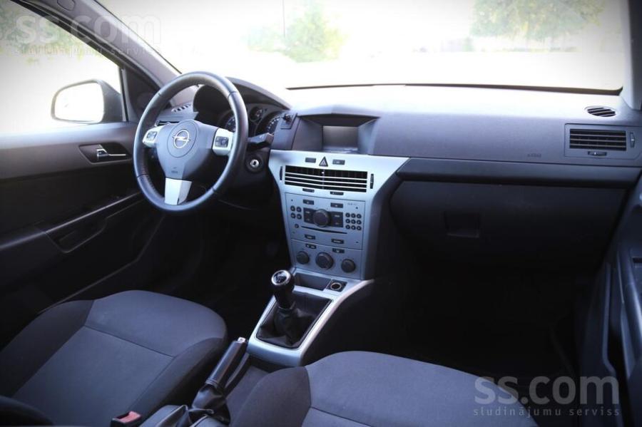Melns Opel Astra 2013 Rīga, ar dzinēja tilpumu 1.60 L un nobraukumu 149 tūkst. km par 3495 €, foto 11 vietnē AUTOMOTO.COM.LV