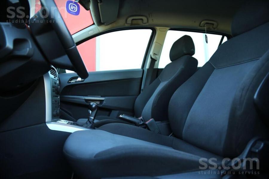 Melns Opel Astra 2013 Rīga, ar dzinēja tilpumu 1.60 L un nobraukumu 149 tūkst. km par 3495 €, foto 13 vietnē AUTOMOTO.COM.LV