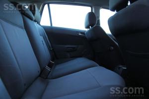 Melns Opel Astra 2013 Rīga, ar dzinēja tilpumu 1.60 L un nobraukumu 149 tūkst. km par 3495 €, foto 16 vietnē AUTOMOTO.COM.LV