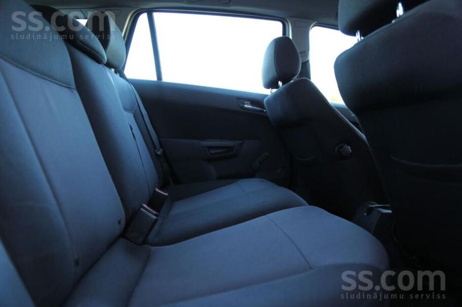 Melns Opel Astra 2013 Rīga, ar dzinēja tilpumu 1.60 L un nobraukumu 149 tūkst. km par 3495 €, foto 16 vietnē AUTOMOTO.COM.LV