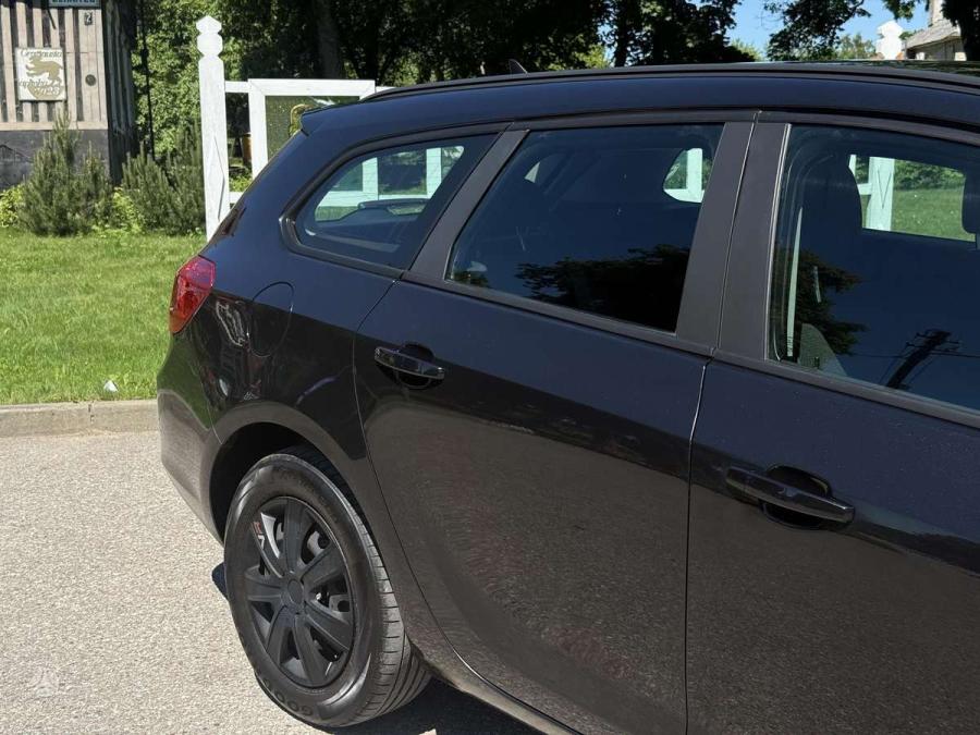Melns Opel Astra 2013 Raseiniai, ar dzinēja tilpumu 1.69 L un nobraukumu 298 tūkst. km par 2990 €, foto 9 vietnē AUTOMOTO.COM.LV
