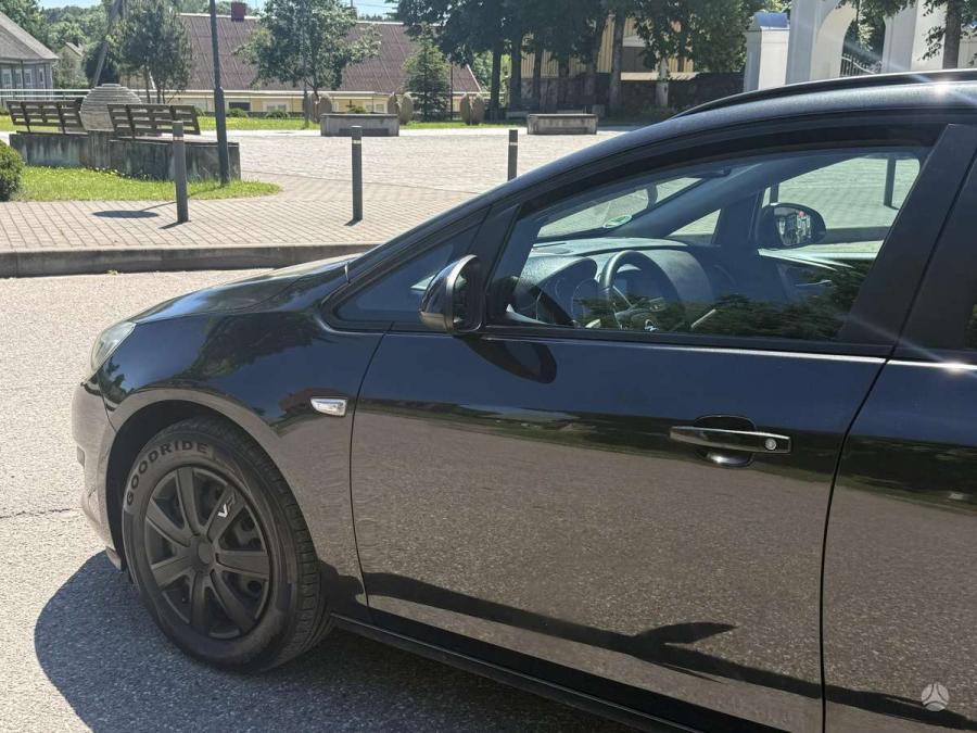 Melns Opel Astra 2013 Raseiniai, ar dzinēja tilpumu 1.69 L un nobraukumu 298 tūkst. km par 2990 €, foto 11 vietnē AUTOMOTO.COM.LV