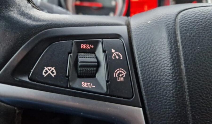 Melns Opel Astra 2013 Rīga, ar dzinēja tilpumu 2.00 L un nobraukumu 269 tūkst. km par 5700 €, foto 7 vietnē AUTOMOTO.COM.LV