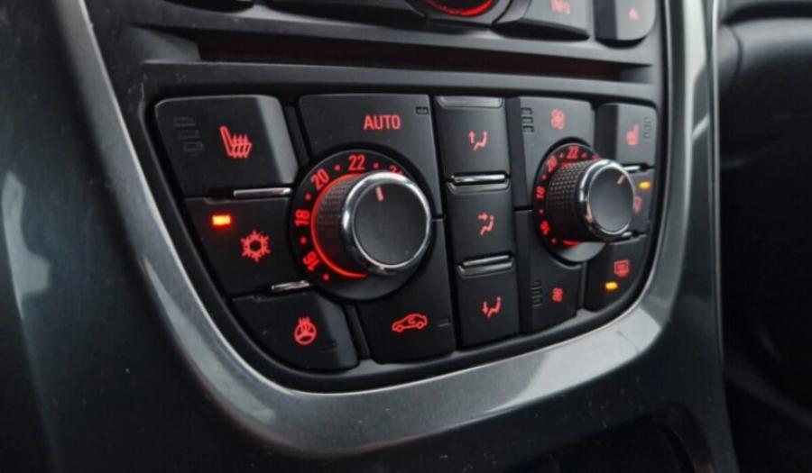 Melns Opel Astra 2013 Rīga, ar dzinēja tilpumu 2.00 L un nobraukumu 269 tūkst. km par 5700 €, foto 36 vietnē AUTOMOTO.COM.LV