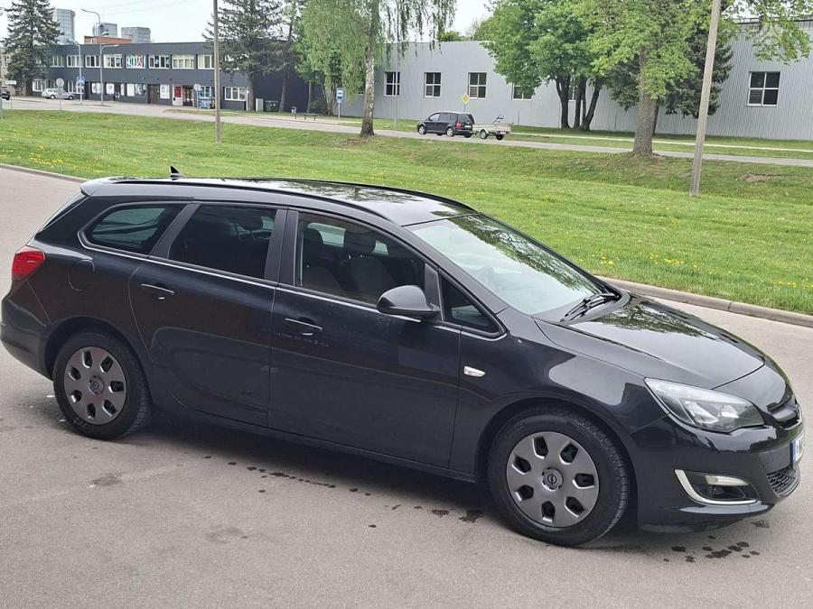 Melns Opel Astra 2013 Šilutė, ar dzinēja tilpumu 1.70 L un nobraukumu 215 tūkst. km par 3300 €, foto 11 vietnē AUTOMOTO.COM.LV