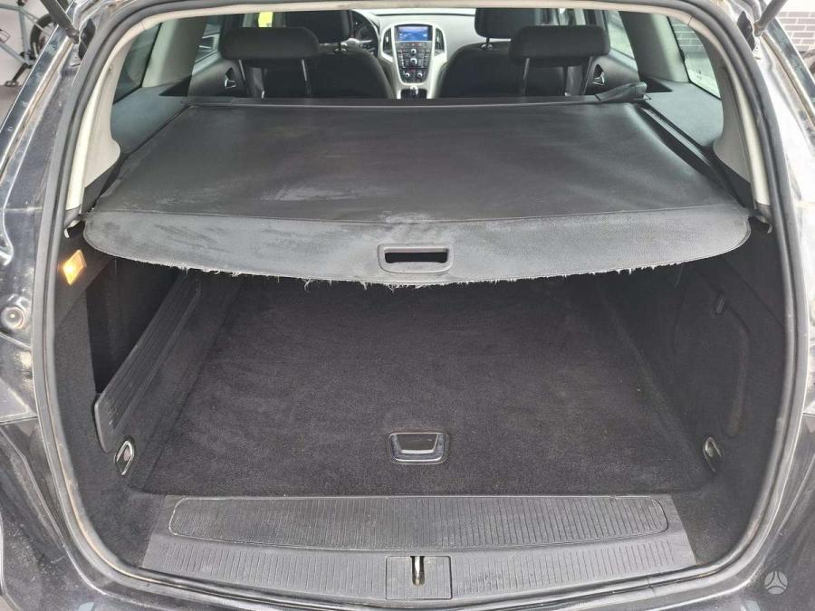 Melns Opel Astra 2013 Šilutė, ar dzinēja tilpumu 1.70 L un nobraukumu 215 tūkst. km par 3300 €, foto 13 vietnē AUTOMOTO.COM.LV