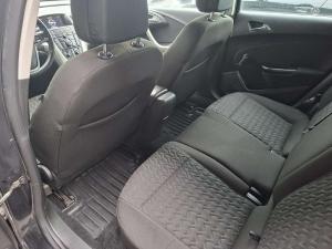 Melns Opel Astra 2013 Šilutė, ar dzinēja tilpumu 1.70 L un nobraukumu 215 tūkst. km par 3300 €, foto 22 vietnē AUTOMOTO.COM.LV