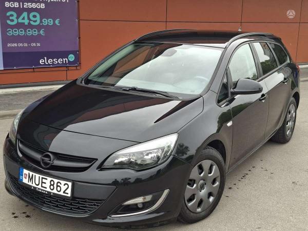 Black Opel Astra 2013 in Silute, with an engine capacity of 1.70 L and mileage of 215 thousand km for 3300 €, photo 8 on AUTOMOTO.COM.LV