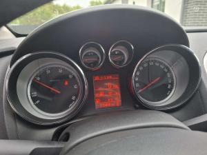 Black Opel Astra 2013 in Silute, with an engine capacity of 1.70 L and mileage of 215 thousand km for 3300 €, photo 15 on AUTOMOTO.COM.LV