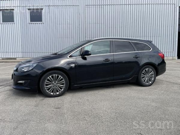 Melns Opel Astra 2013 Rīga, ar dzinēja tilpumu 1.70 L un nobraukumu 260 tūkst. km par 5250 €, foto 3 vietnē AUTOMOTO.COM.LV