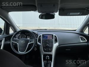 Black Opel Astra 2013 in Riga, with an engine capacity of 1.70 L and mileage of 260 thousand km for 4560 €, photo 8 on AUTOMOTO.COM.LV