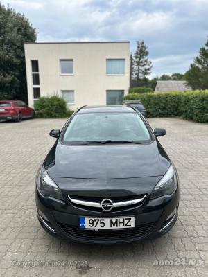 Black Opel Astra 2013 in Tallinn, with an engine capacity of 1.40 L and mileage of 132 thousand km for 5490 €, photo 6 on AUTOMOTO.COM.LV