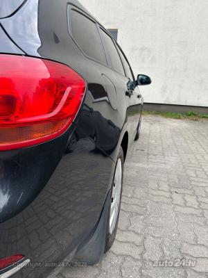 Black Opel Astra 2013 in Tallinn, with an engine capacity of 1.40 L and mileage of 132 thousand km for 5490 €, photo 13 on AUTOMOTO.COM.LV