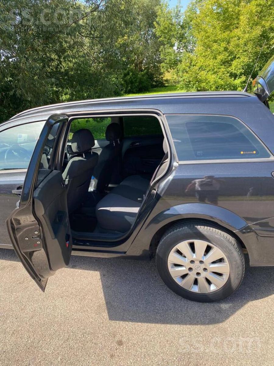 Melns Opel Astra 2013 Rīga, ar dzinēja tilpumu 1.60 L un nobraukumu 190 tūkst. km par 2500 €, foto 9 vietnē AUTOMOTO.COM.LV