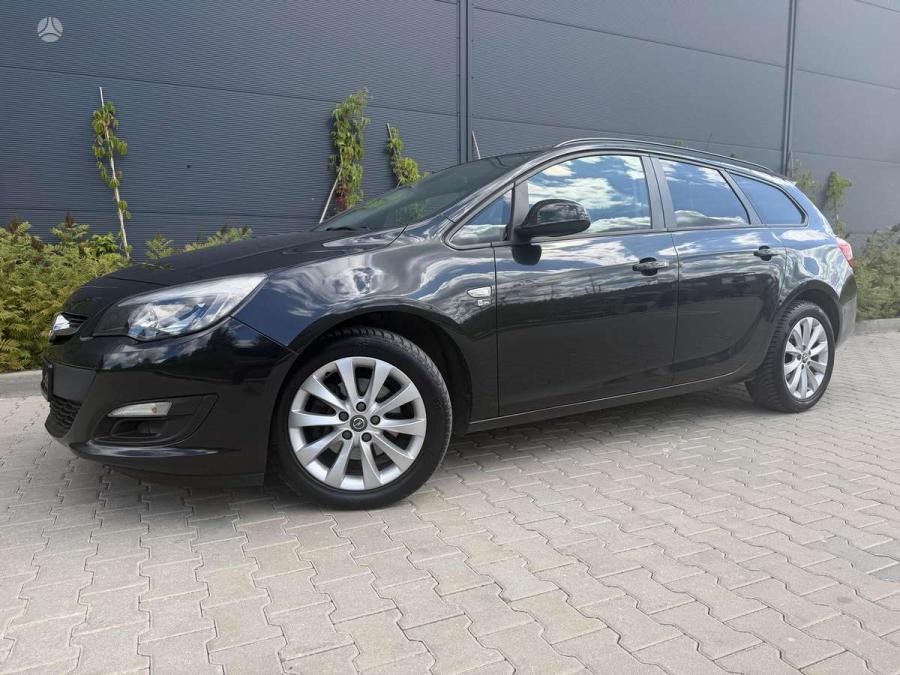 Melns Opel Astra 2013 Viļņa, ar dzinēja tilpumu 1.96 L un nobraukumu 200 tūkst. km par 4150 €, foto 3 vietnē AUTOMOTO.COM.LV
